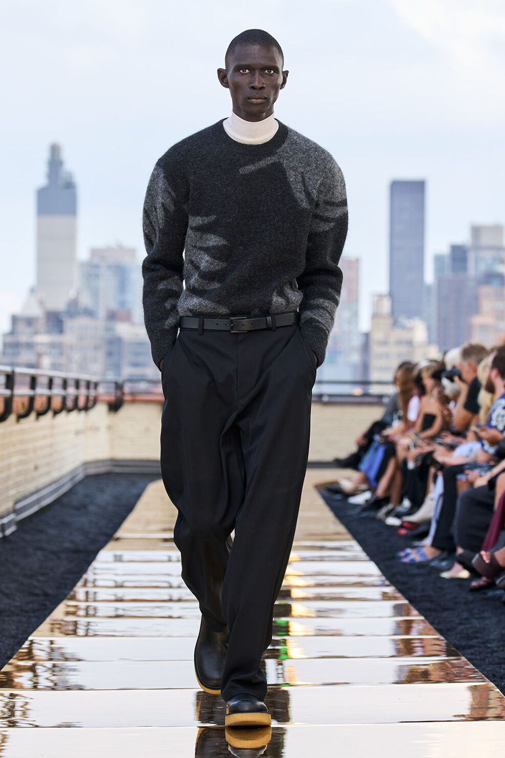 COS Autumn-Winter 2022 Show | WAG, Inc. | ファッションPR、fashion PR Japan ...